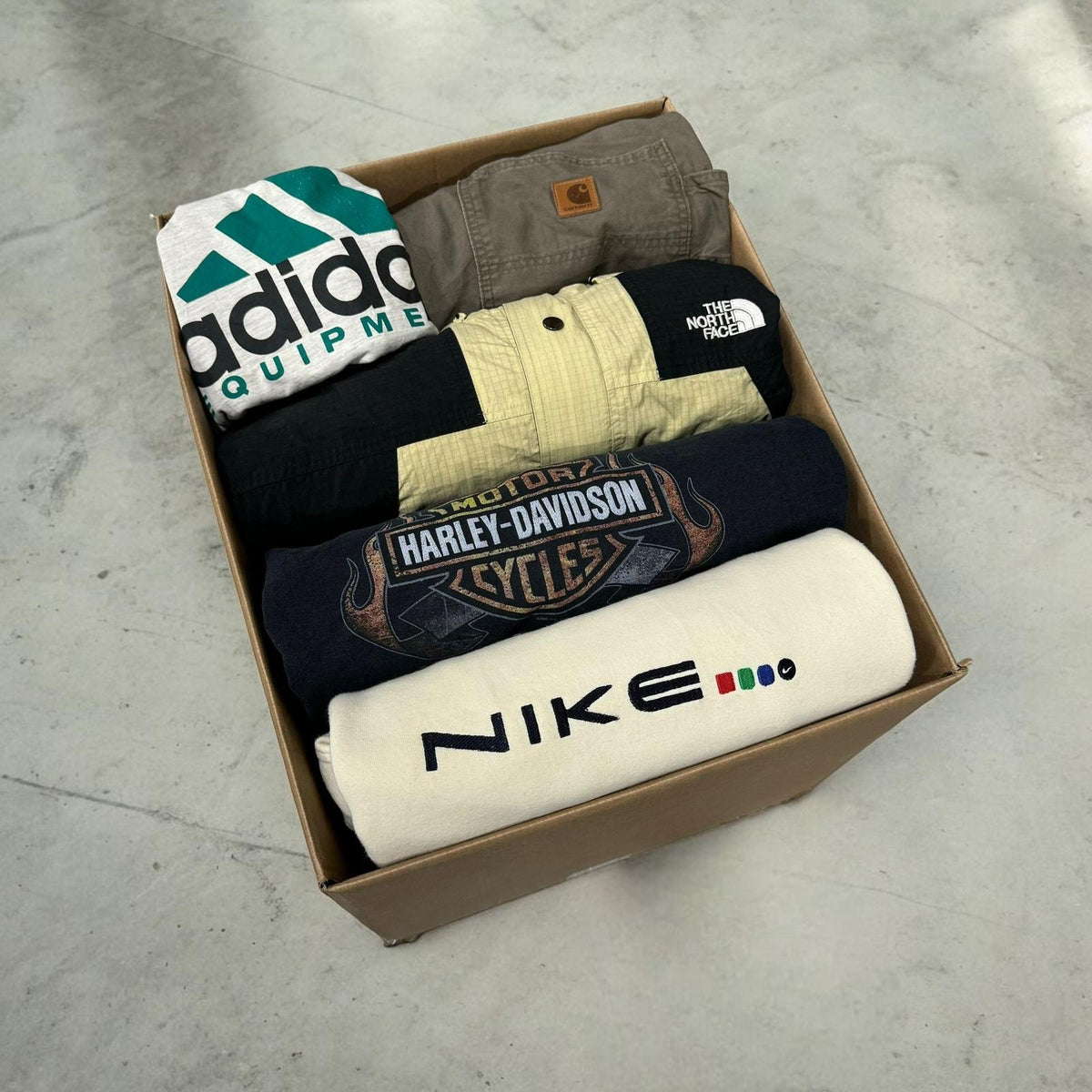 Branded Reseller Box - 10 Pieces (Spring / Summer) – Vintage Wholesale